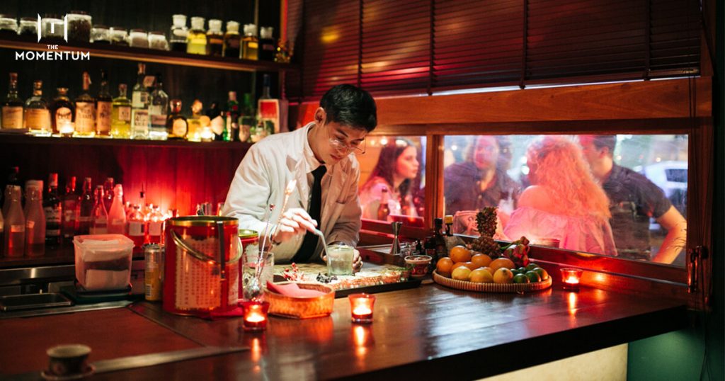 จิบค็อกเทลสมุนไพรในบรรยากาศโมเดิร์นเอเชียนที่ Dim Dim ค็อกเทลบาร์ | THE ...