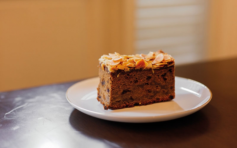 TheMO-Benchamas-04 | THE MOMENTUM