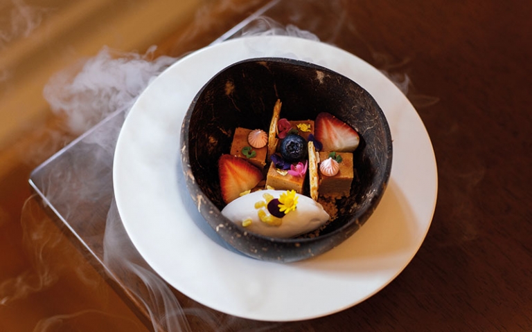 TheMO-Benchamas-05 | THE MOMENTUM