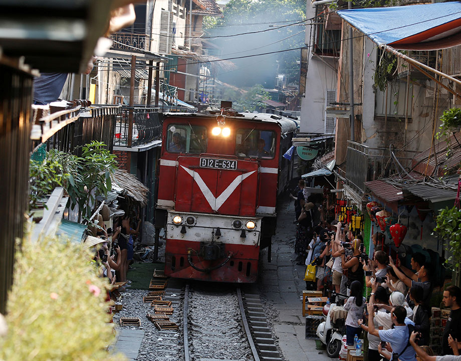 Thumbnail-vietnam | THE MOMENTUM