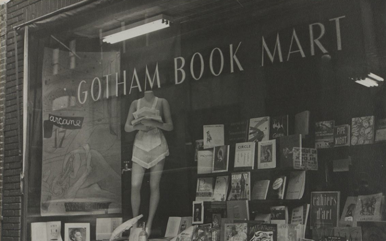 ร้านหนังสืออิสระ คนหนุ่มสาว และประชาธิปไตย | THE MOMENTUM