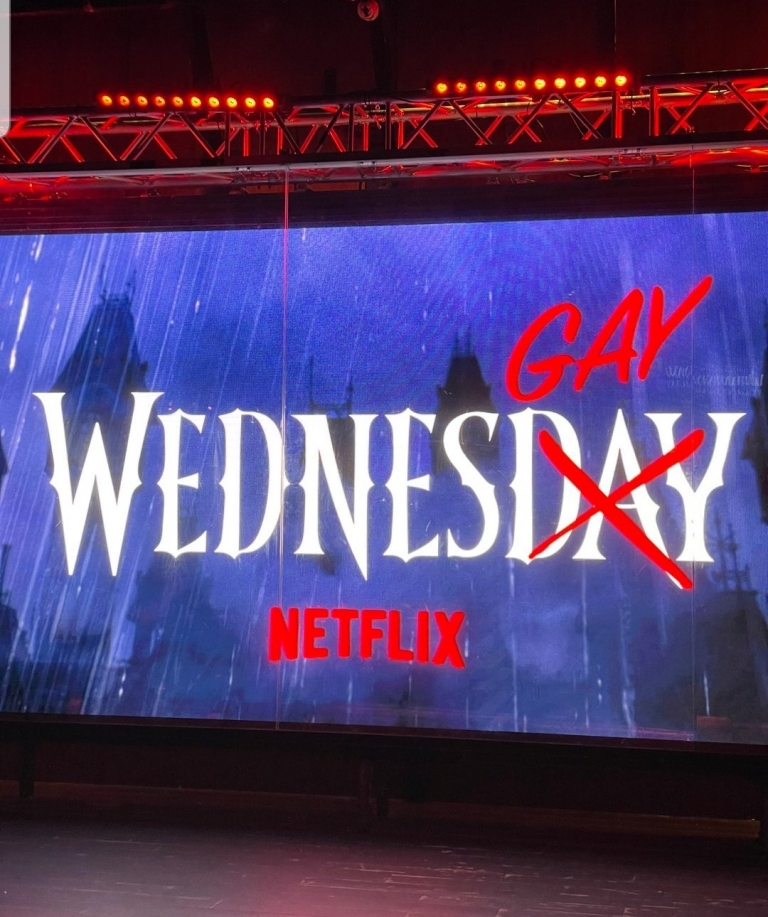 “Wednesday is a queer icon?” เมื่อการโปรโมตซีรีส์อาจเข้าข่าย ‘เควียร์เบต’