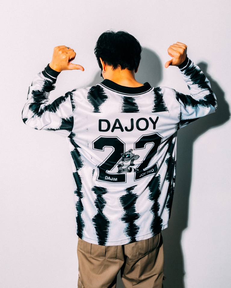 JOY2 แบรนด์เสื้อวงขวัญใจเด็กแนว ของ ‘โอห์ม’ Two Pills After Meal