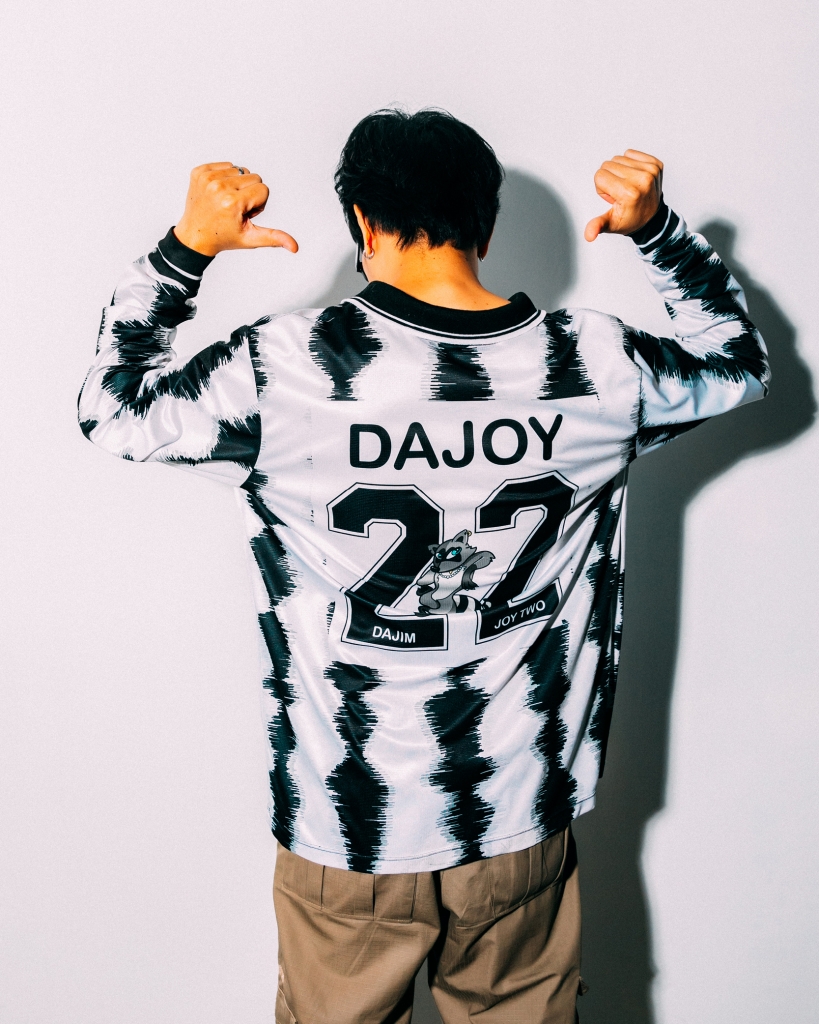 JOY2 แบรนด์เสื้อวงขวัญใจเด็กแนว ของ ‘โอห์ม’ Two Pills After Meal