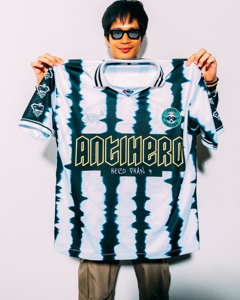 JOY2 แบรนด์เสื้อวงขวัญใจเด็กแนว ของ ‘โอห์ม’ Two Pills After Meal