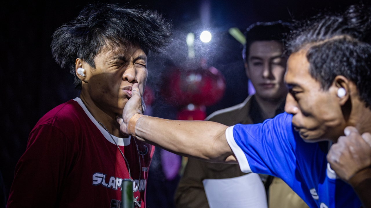 Slap Fighting แข่ง ‘ตบ’ จนหน้าหัน กับเหล่านักสู้ใต้ดินขาโหด